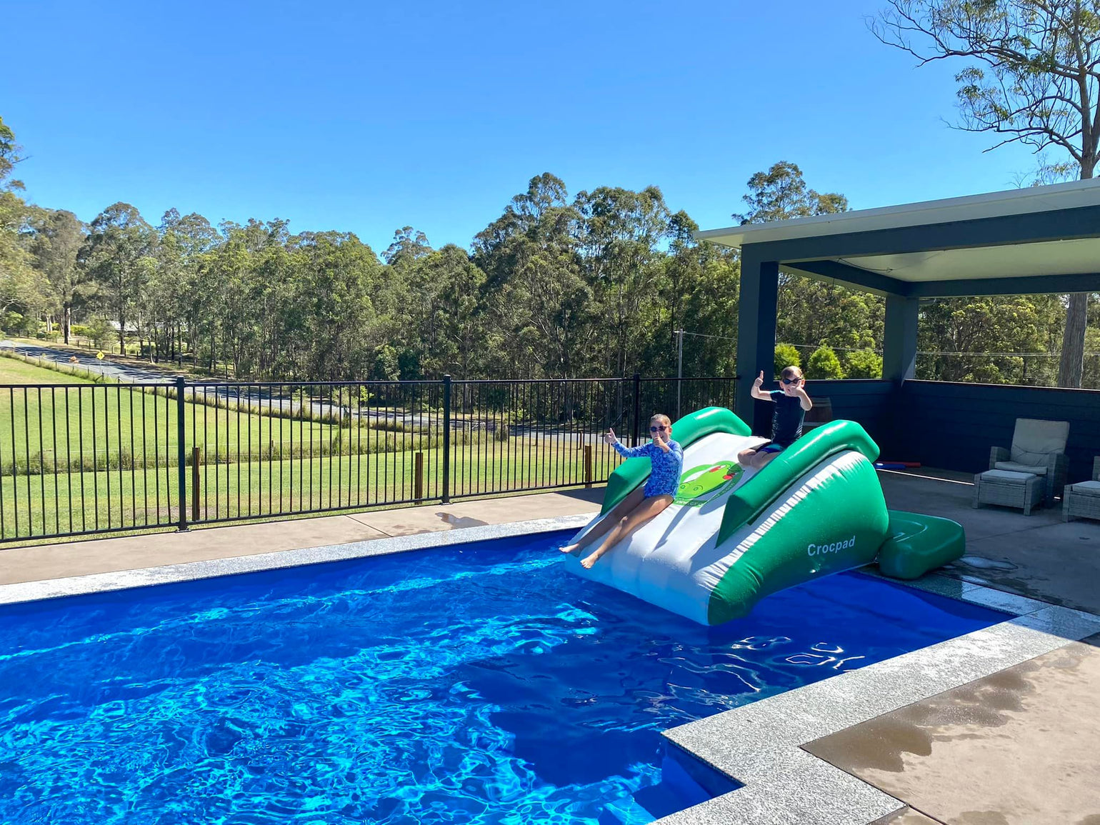 MIKROS 2M INFLATABLE WATER POOL SLIDE – Crocpad